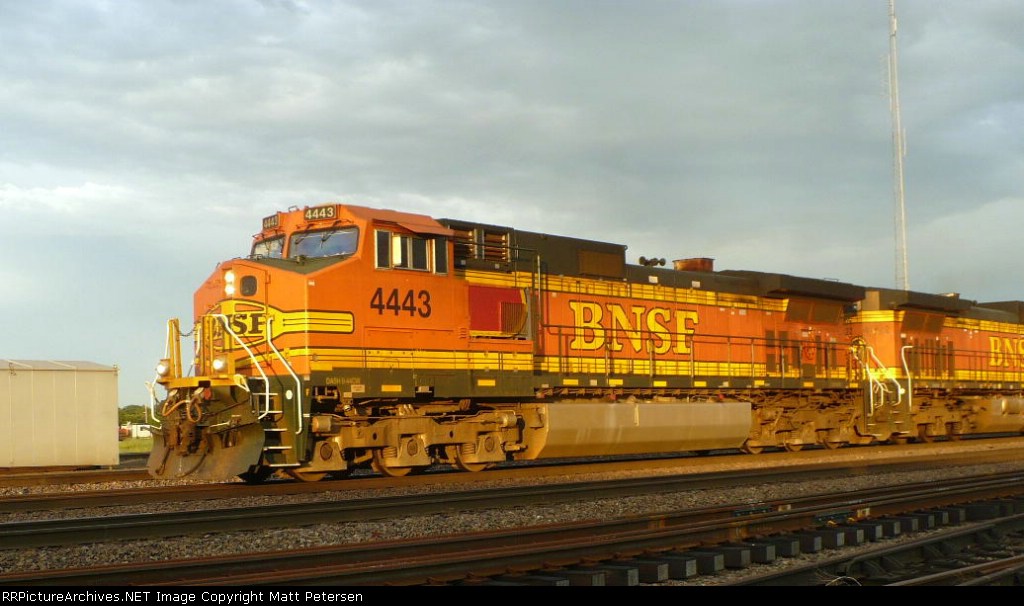 BNSF 4443